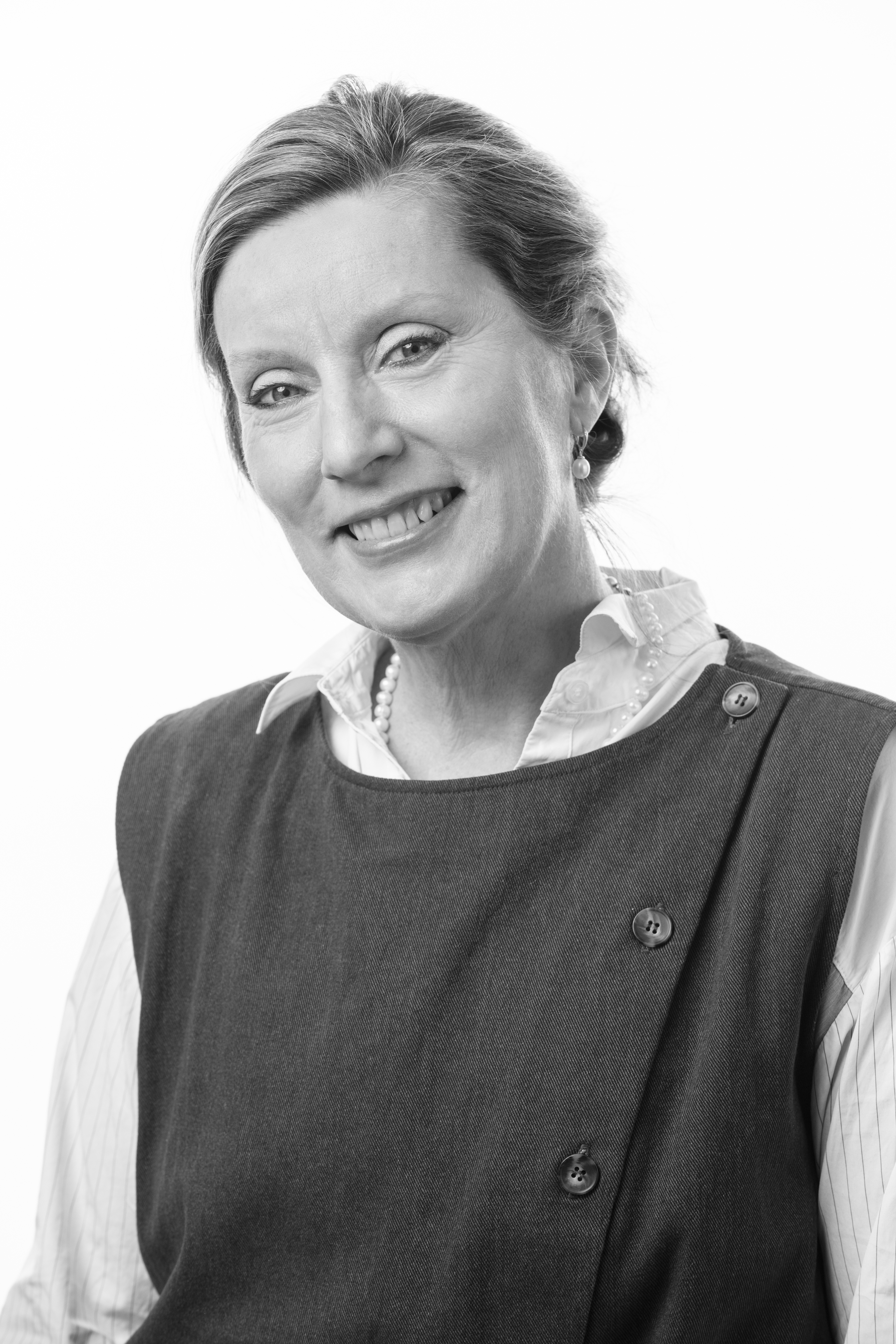 Salty Days: Contact Sara Domville, CEO & Publisher – Salty Days MEDIA